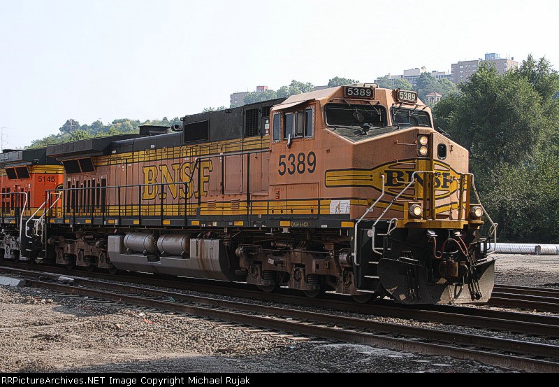 BNSF 5389